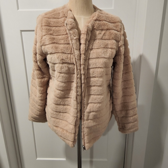 Katydid | Jackets & Coats | Nwt Faux Fur Zip Up Jacket | Poshmark